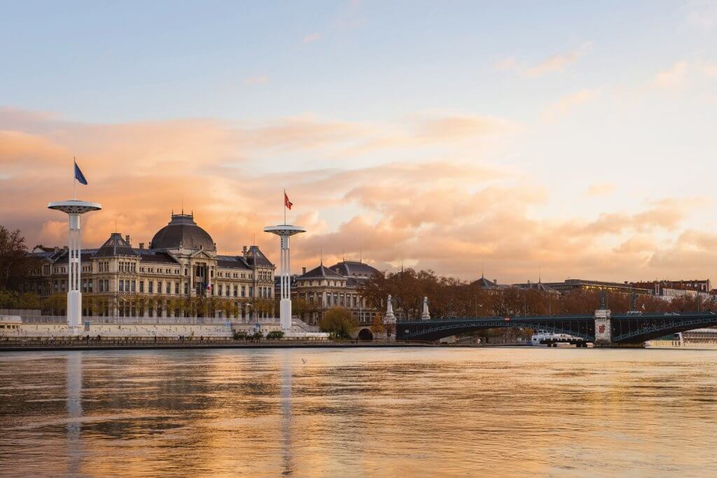 L'institut - Institut d'Etudes Judiciaires de Lyon