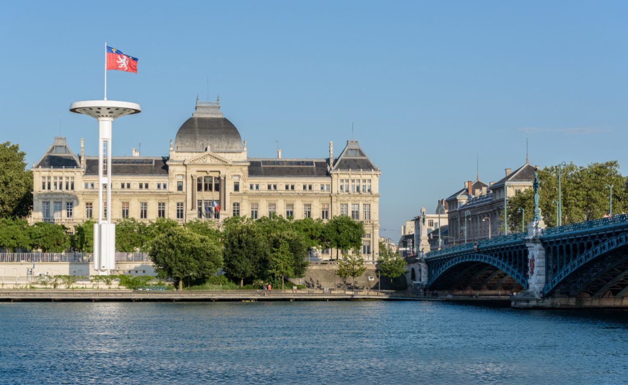 L'institut - Institut d'Etudes Judiciaires de Lyon